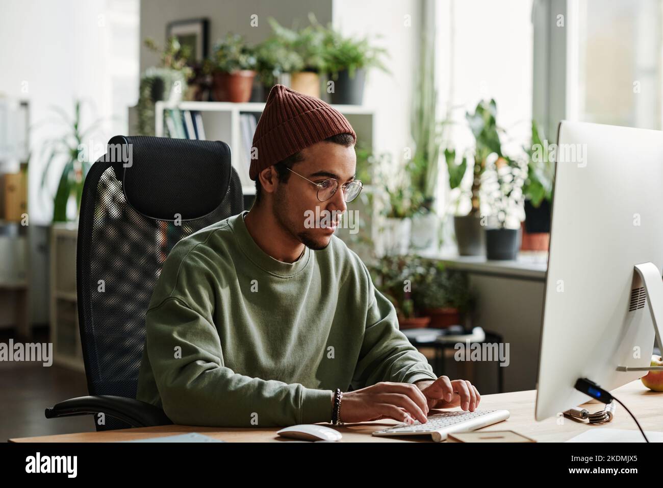 Engineer designer computer hi-res stock photography and images - Alamy