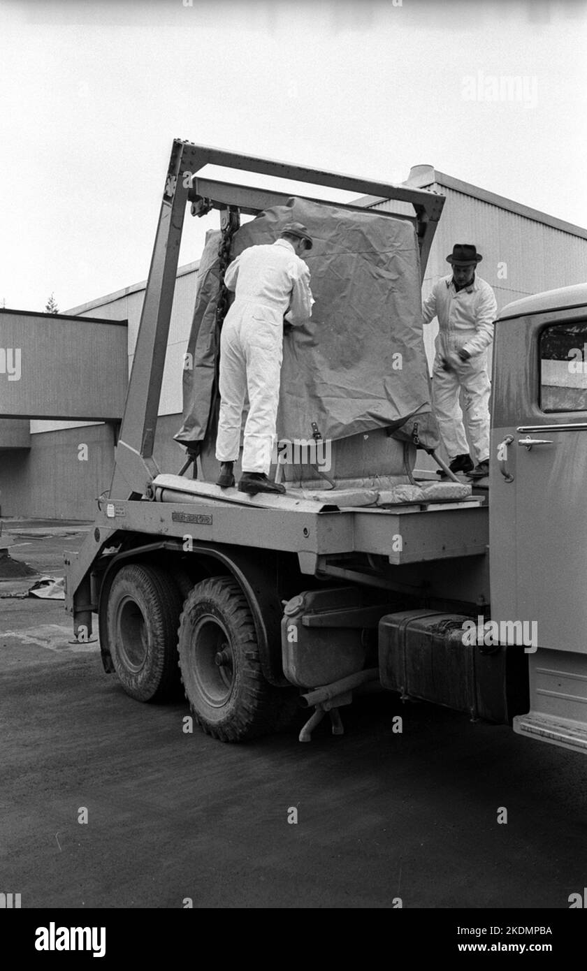 Transport of uranium containers Stock Photo - Alamy