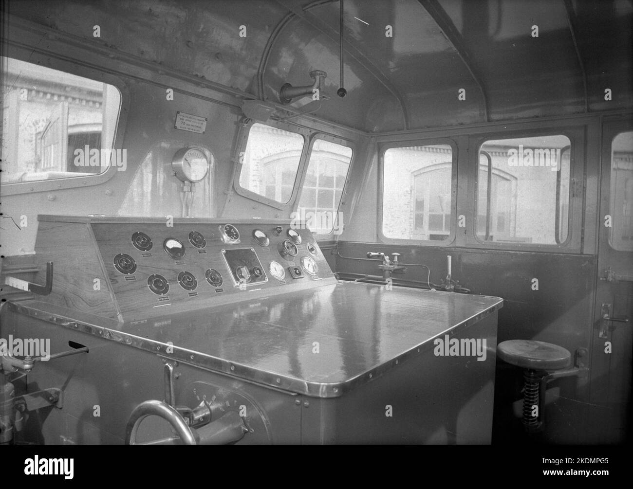 State Railways, SJ ZSS 106 Under Building in Kockum's Mechanical ...