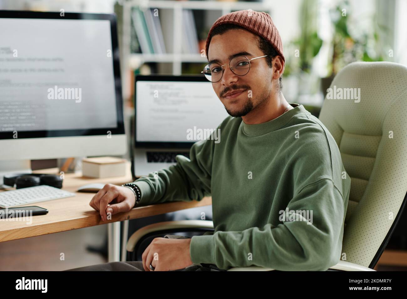 Developer engineer job hi-res stock photography and images - Alamy