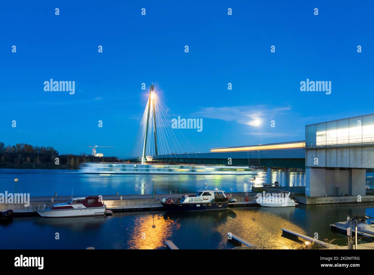 Wien, Vienna: full moon above river Donau (Danube), subway U2 bridge ...