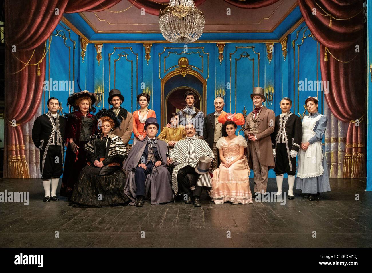 THE KING OF LAUGHTER, (aka QUI RIDO IO), Toni Servillo (front, center ...