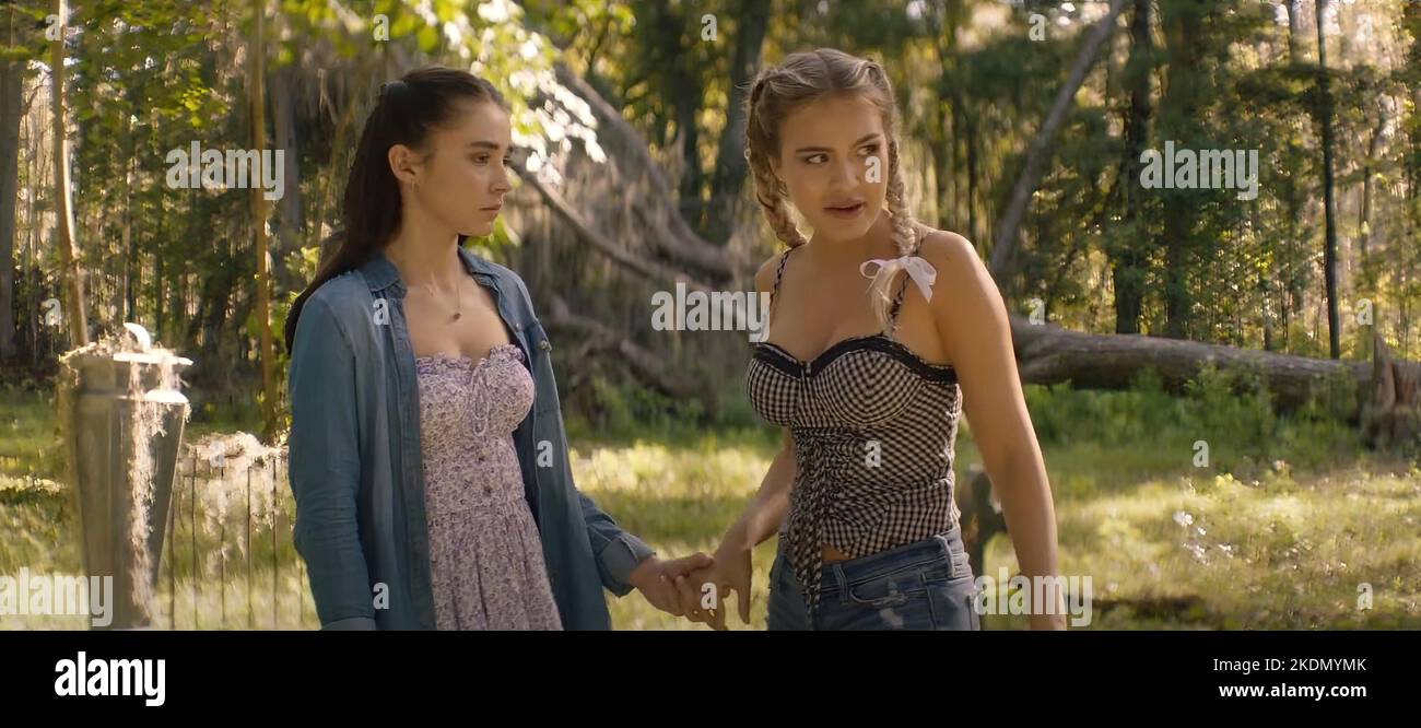 A SAVANNAH HAUNTING, from left: Anna Harriette Pittman, Tommi Rose ...