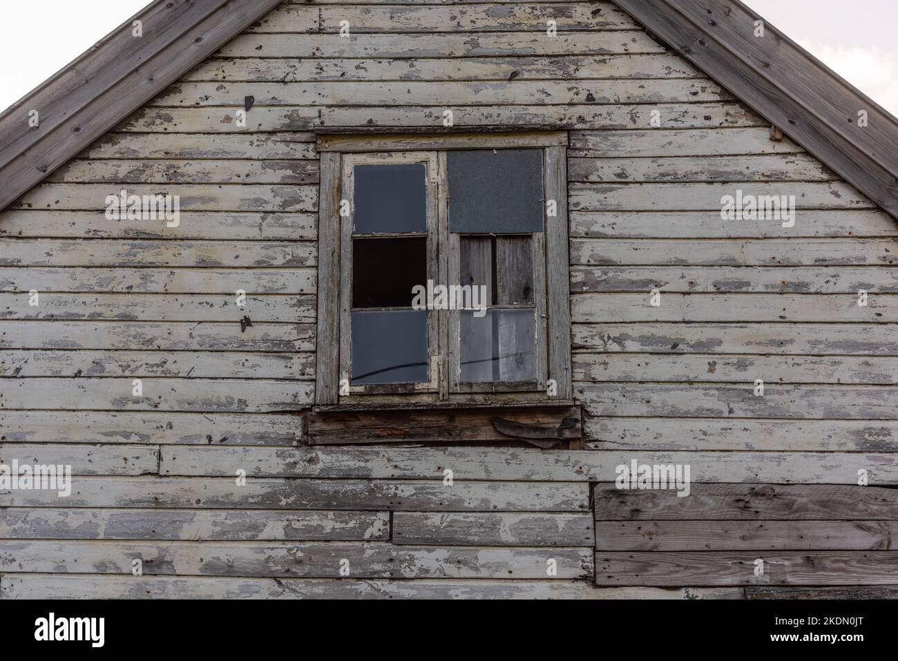Window of old abandoned white wooden house Stock Photo - Alamy