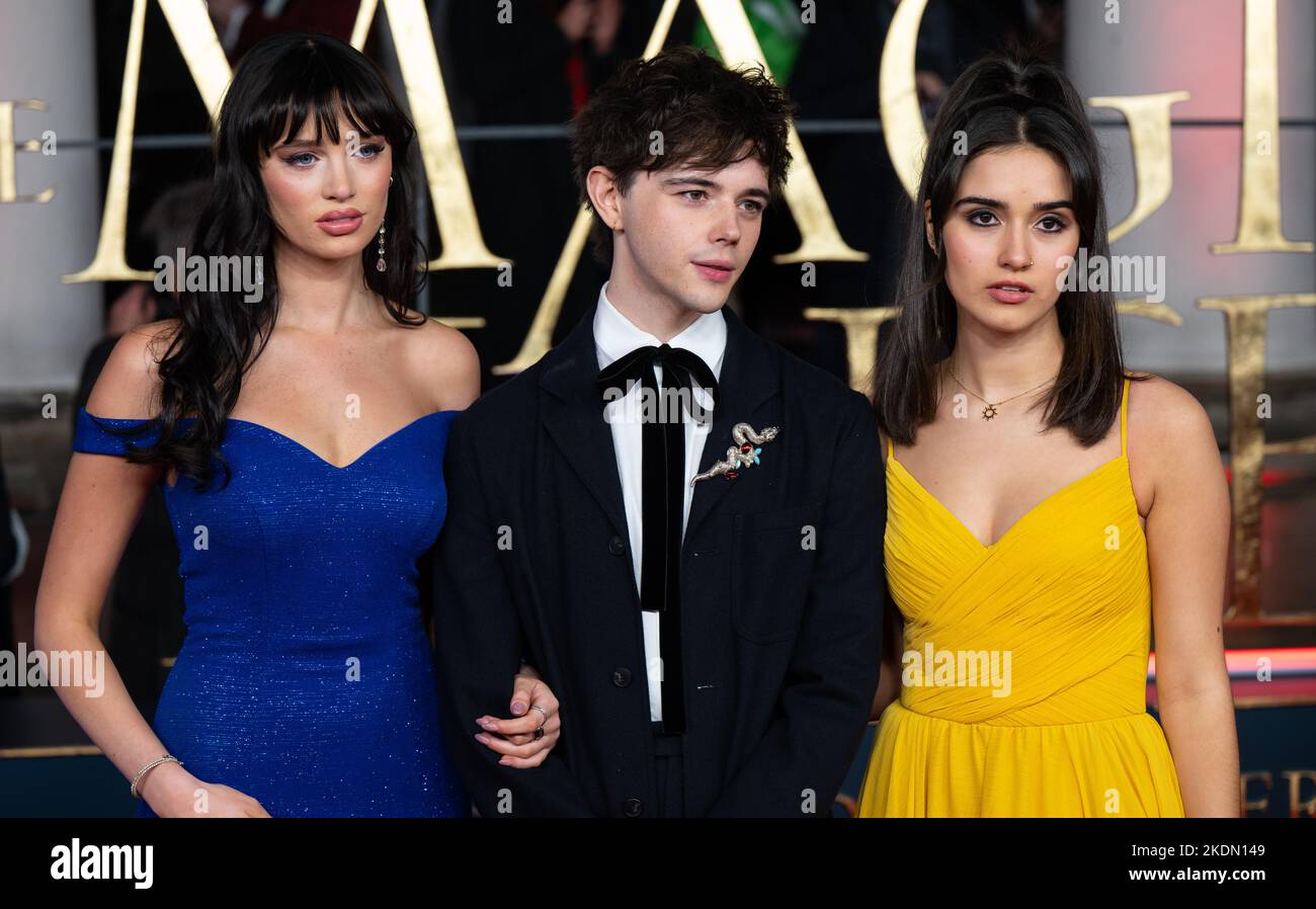 Munich, Germany. 07th Nov, 2022. Actors Niamh McCormack (l-r), Jack Wolfe and Asha Banks arrive ...