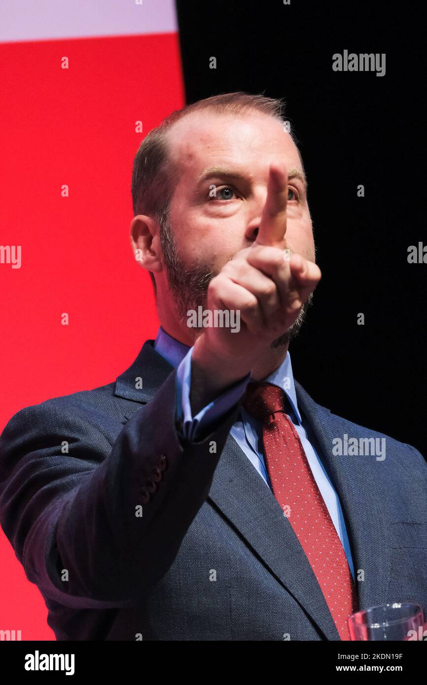 Jonathan Reynolds, (Shadow Secretary of State for Business and Industrial Strategy), addresses ...