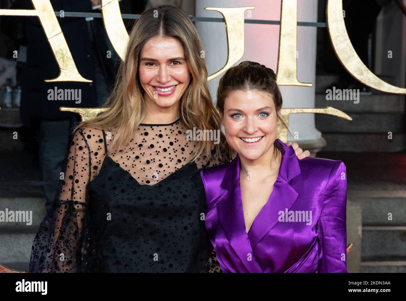 Munich, Germany. 07th Nov, 2022. Actresses Sarah Rebellato (l) and Lara ...