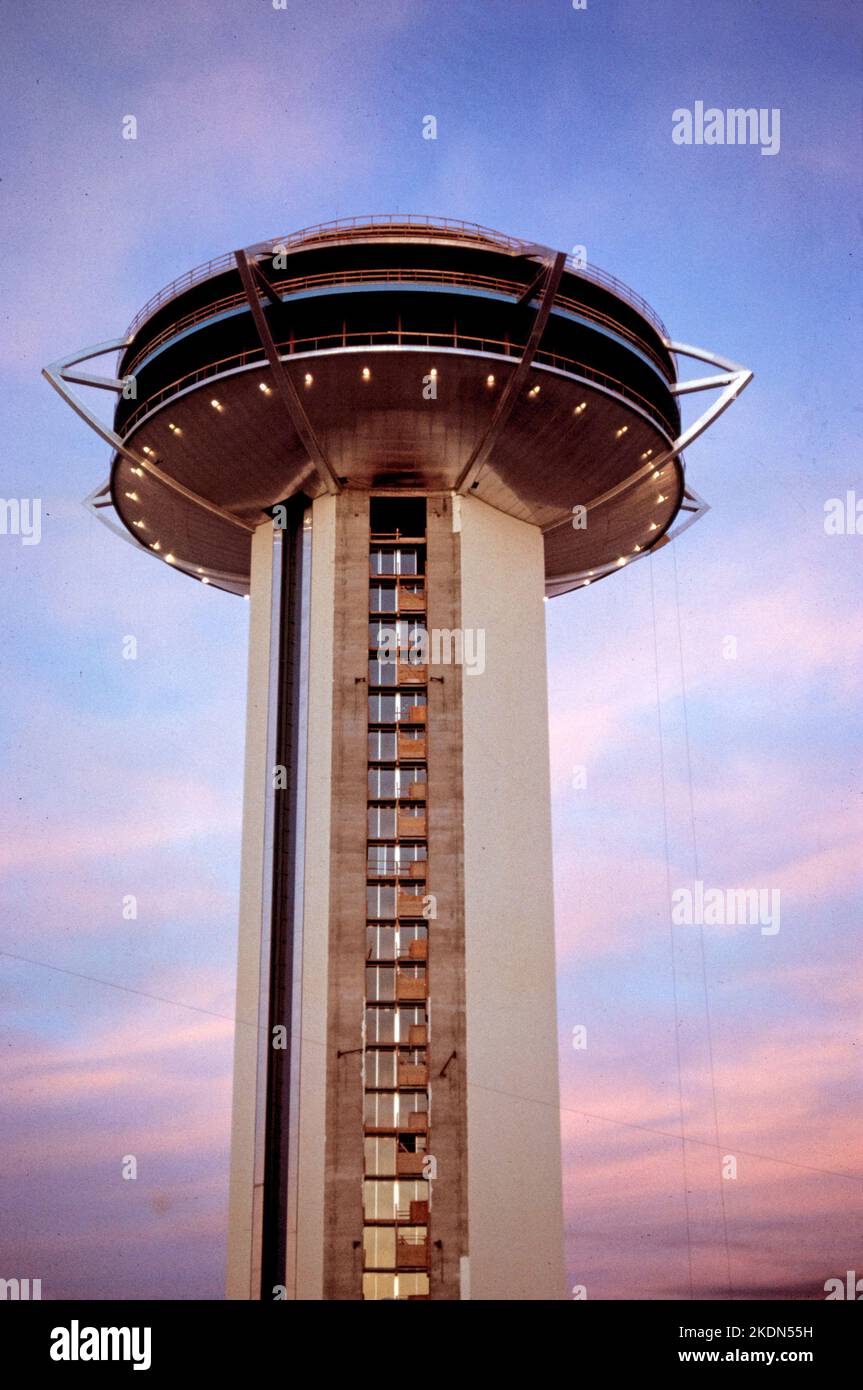 The newest motel in Las Vegas, Nevada 1964 - Gotfryd, Bernard ...