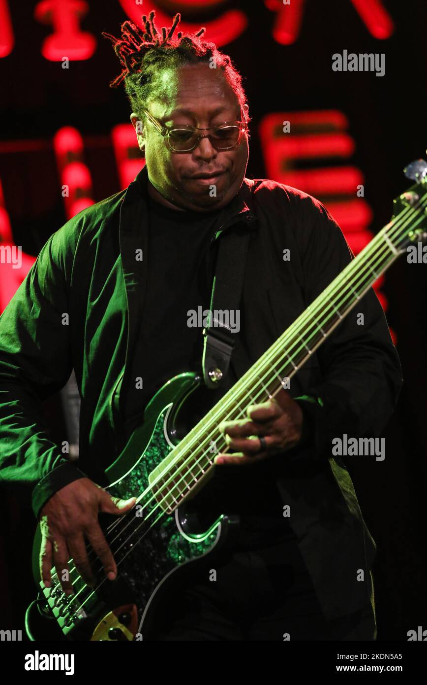 Former Rolling Stones bass guitar player Darryl Jones of Jazz/Takes ...