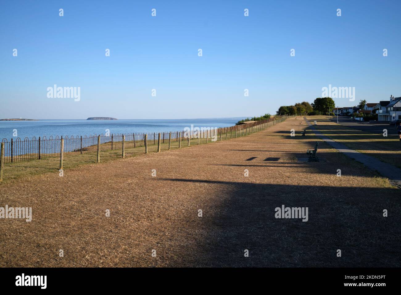 Penarth cliffs hi-res stock photography and images - Alamy
