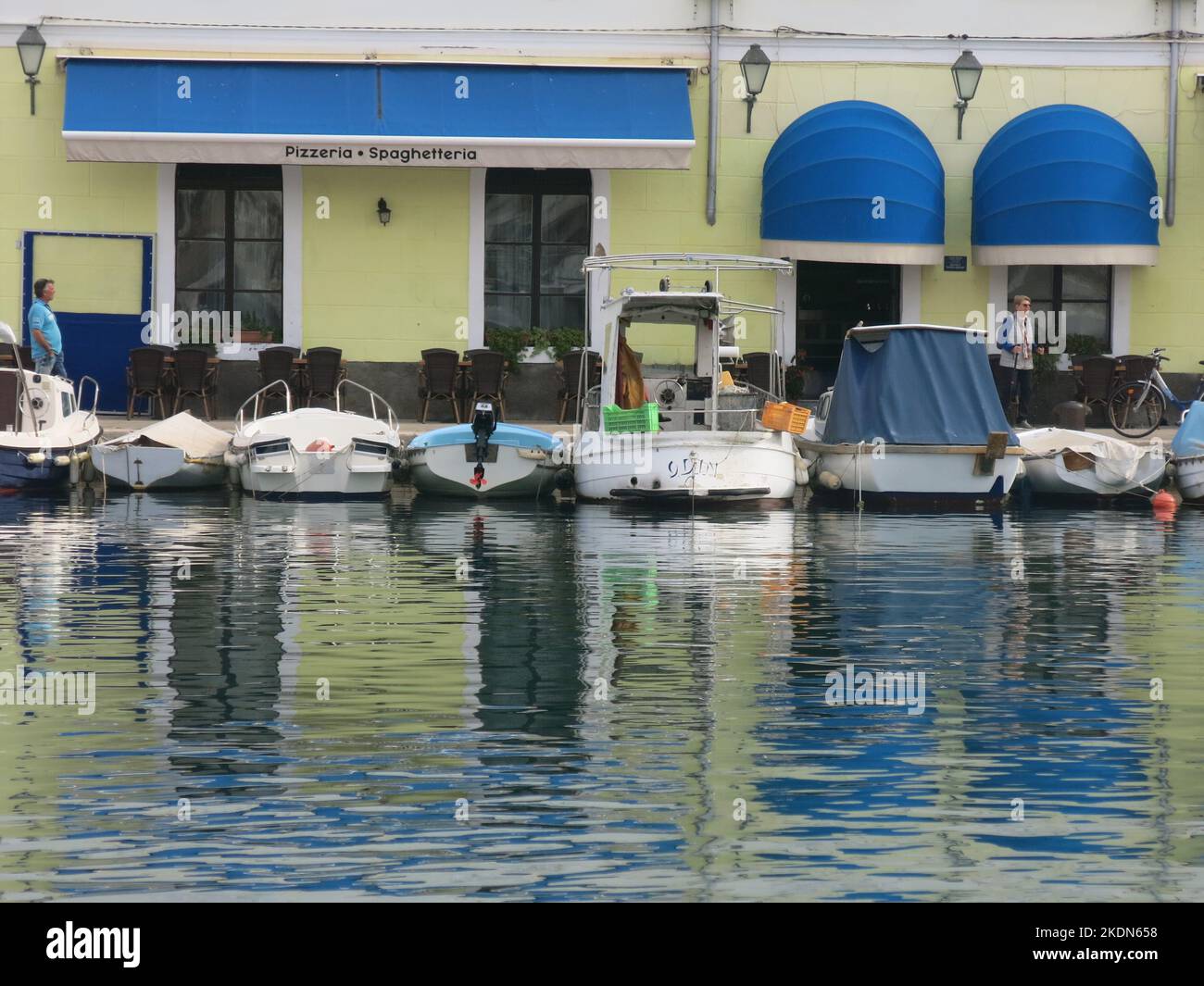 Colourful restaurant canopies hi-res stock photography and images - Alamy