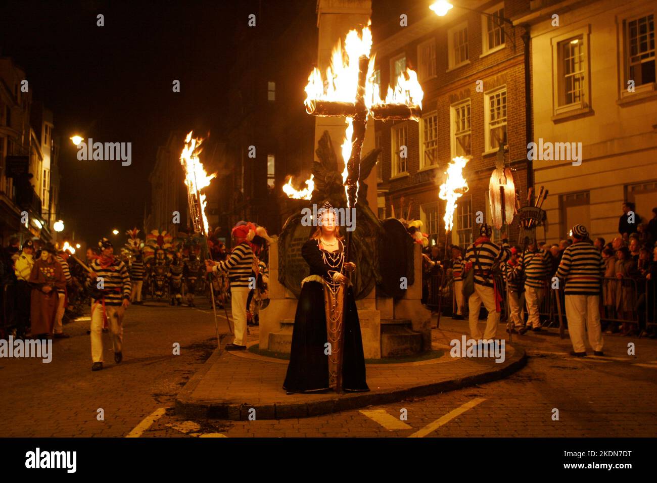 Tudor man costume hi-res stock photography and images - Alamy