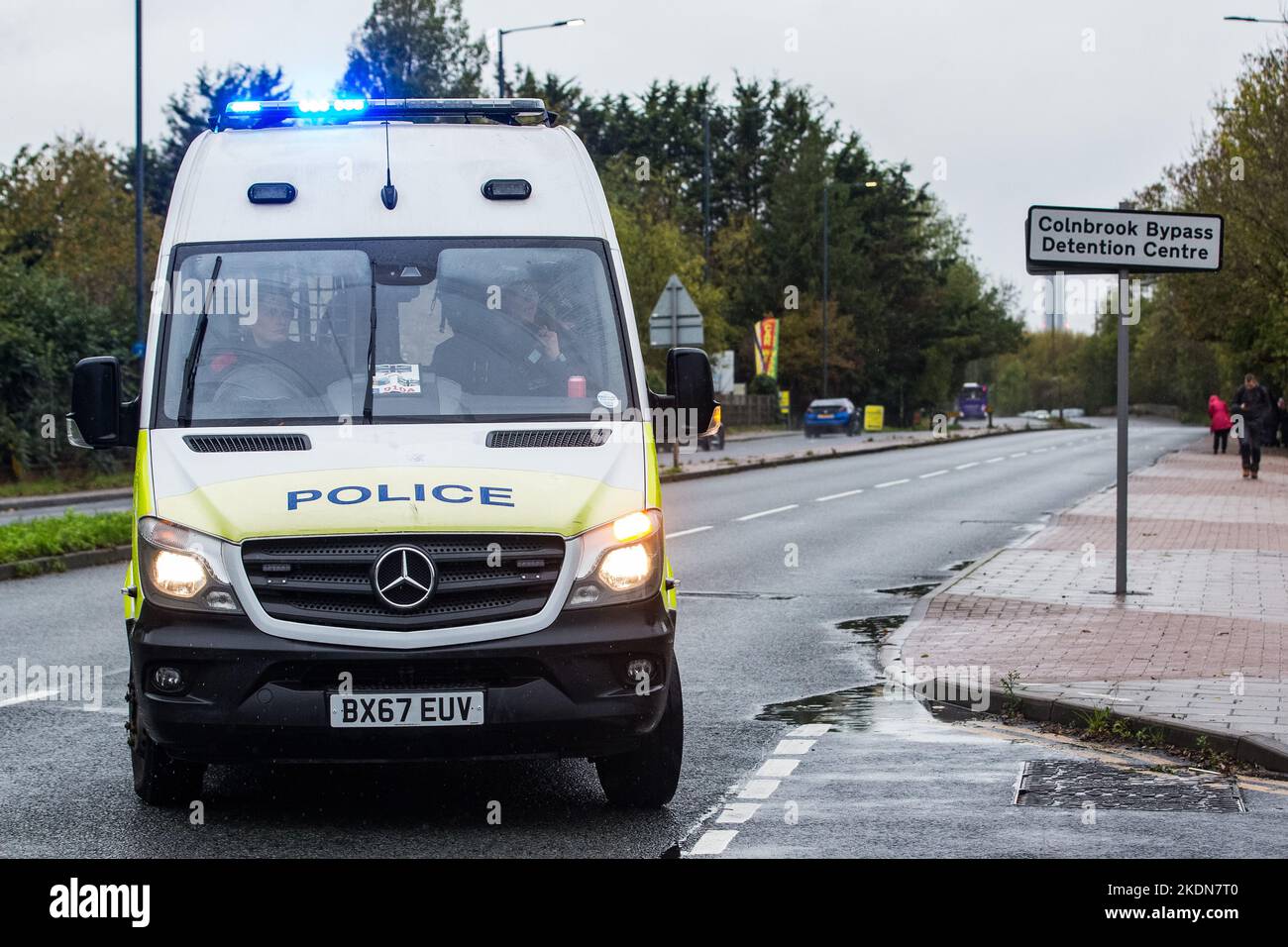 Harmondsworth, UK. 5th November, 2022. A Metropolitan Police vehicle ...