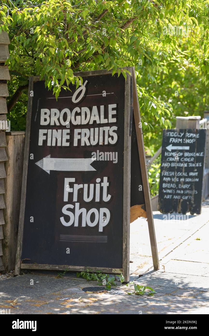 Brogdale Fine Fruits and Tiddly Pomme farm shop signs at Brogdale ...