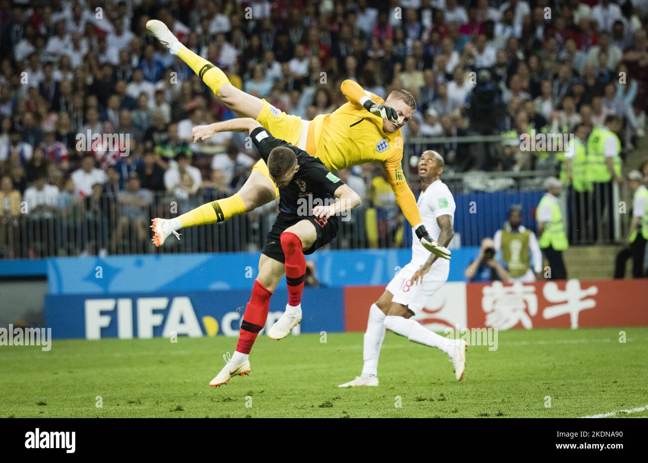 Moskau , 11.07.2018 Torwart Jordan Pickford (England), Ante Rebic ...