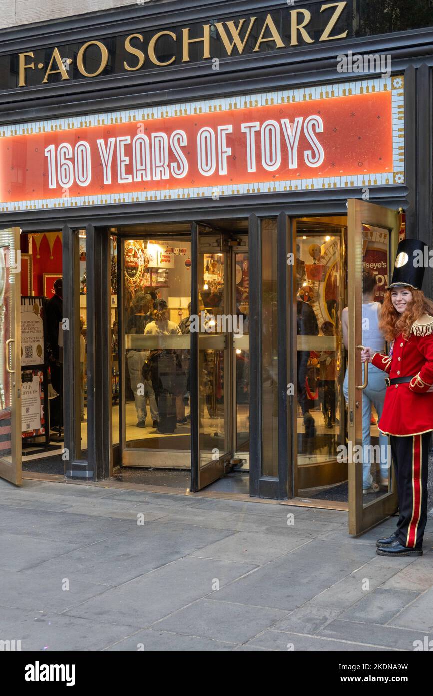 FAO Schwarz in Rockefeller Center celebrates 160 years of toys, New ...
