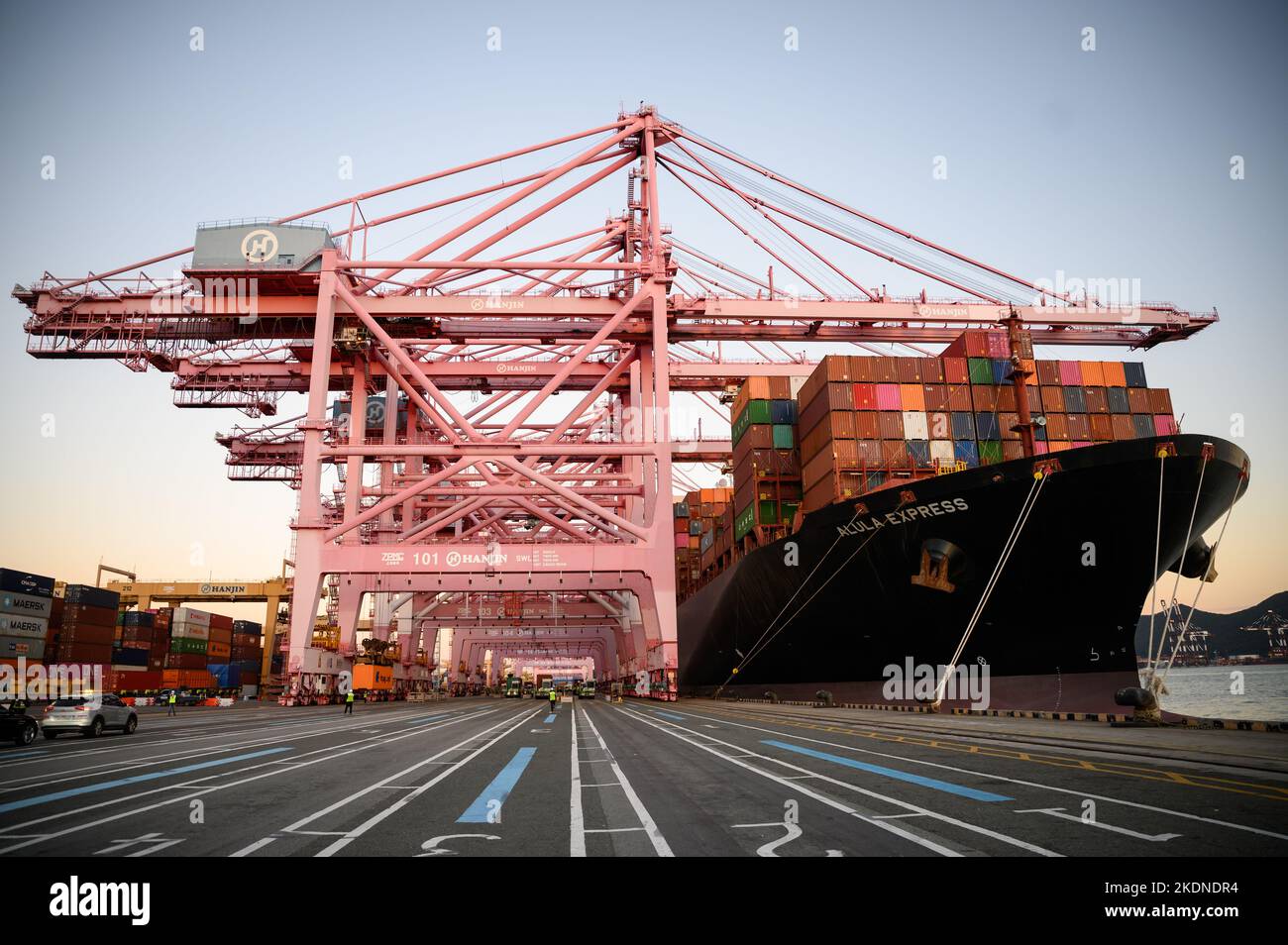 Pusan, South Korea. 05th Nov, 2022. Containers are loaded from the ...