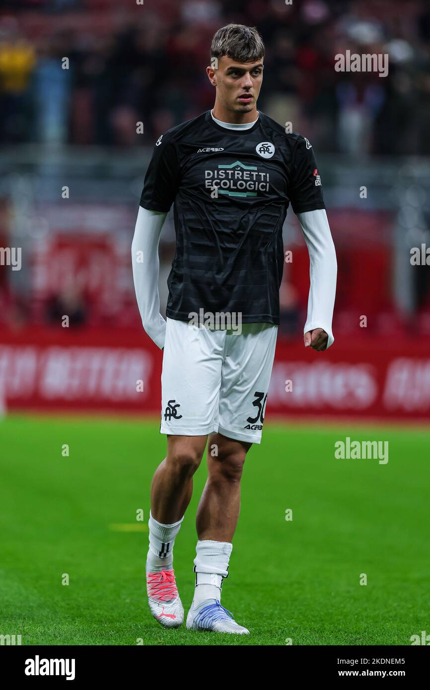Daniel Maldini of Spezia Calcio warms up during Serie A 2022/23 ...