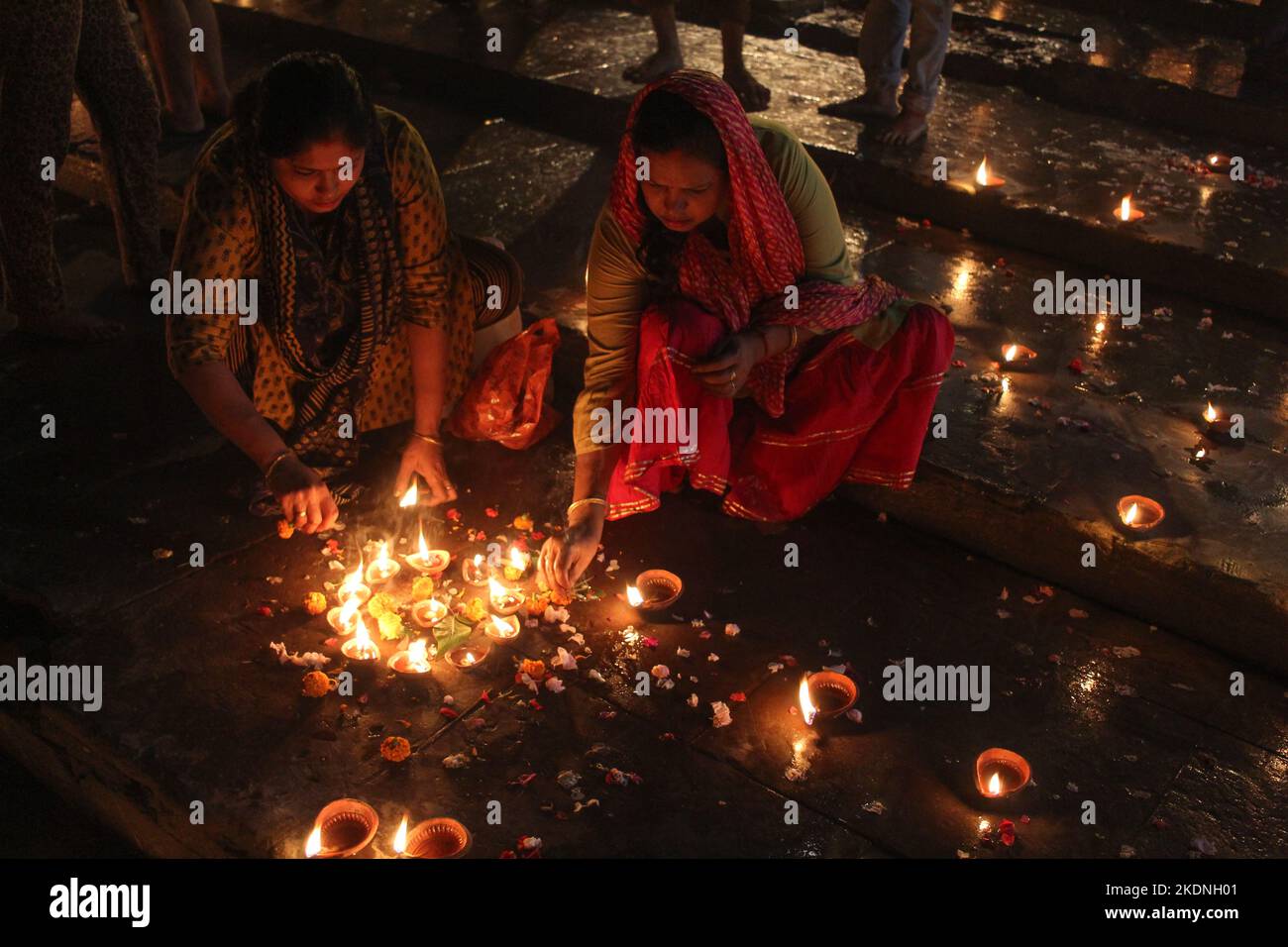 Kolkata, India. 07th Nov, 2022. People of Kolkata are celebrating Dev ...