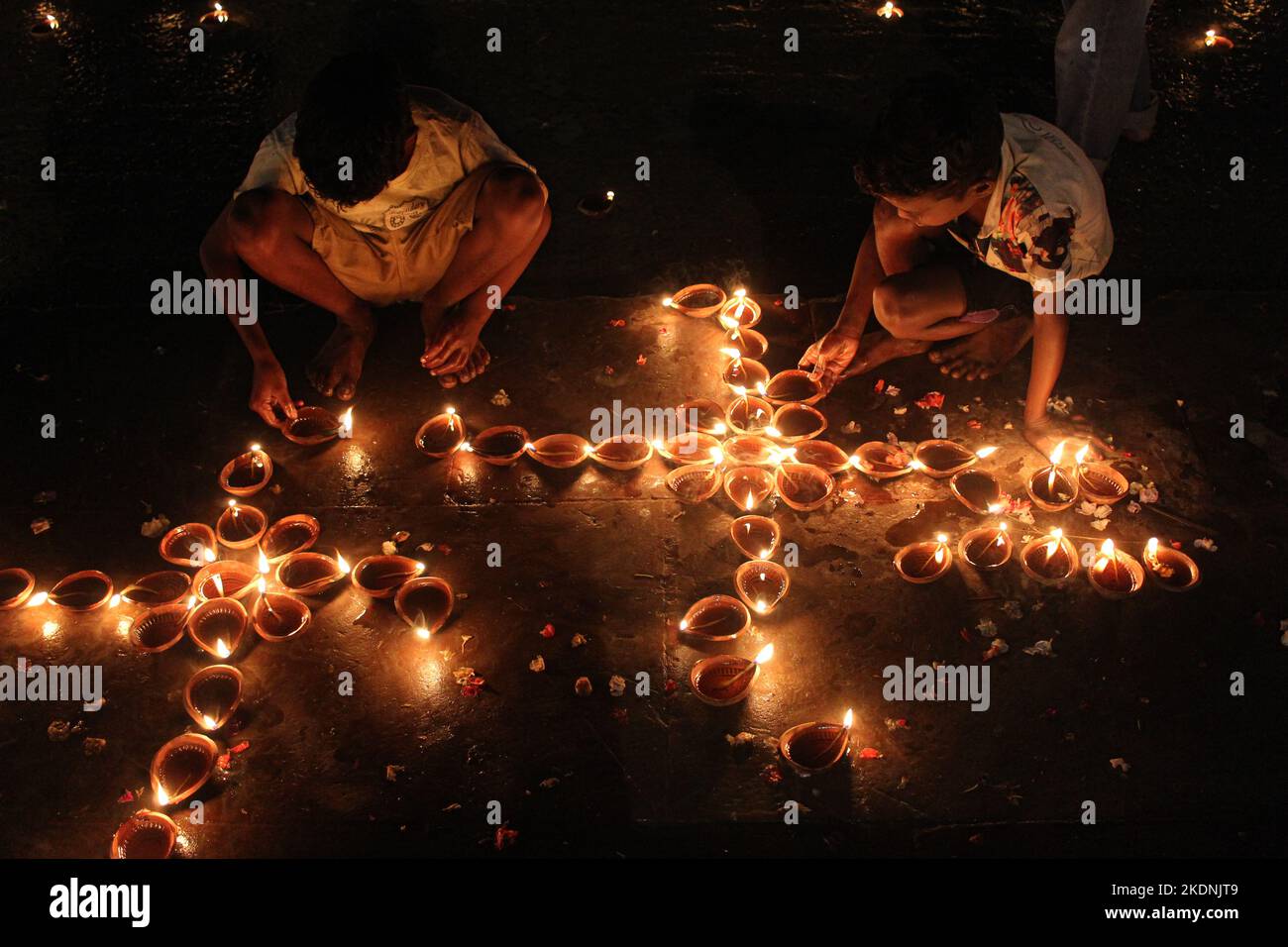 Dev deepawali 2022 hi-res stock photography and images - Alamy