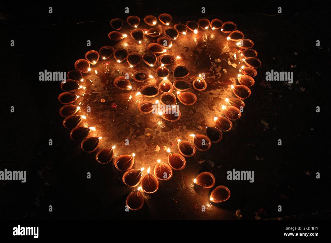 Kolkata, West Bengal, India. 7th Nov, 2022. People of Kolkata are ...