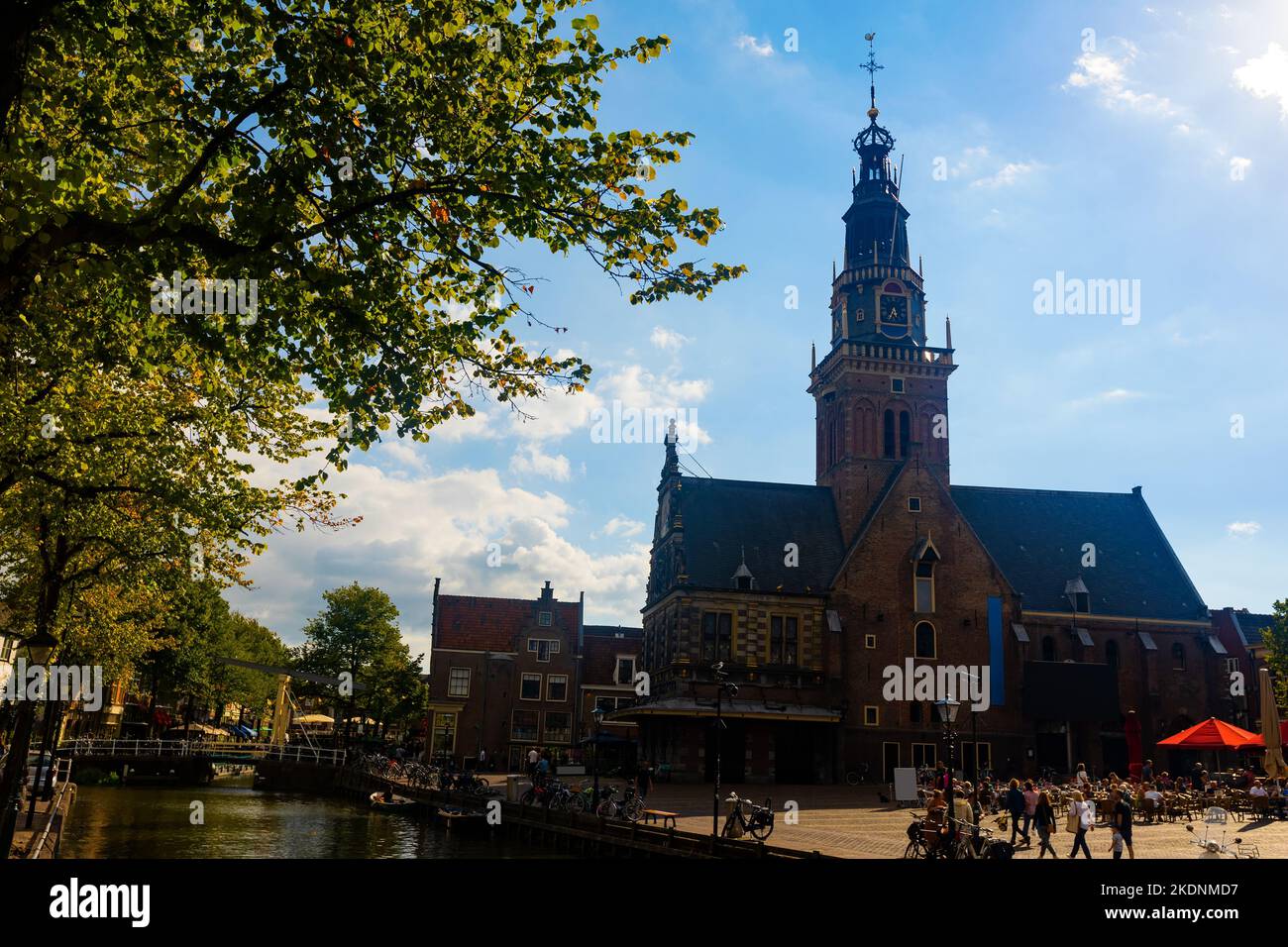 Weighing house with clock tower on bank of Mient canal in Alkmaar Stock ...