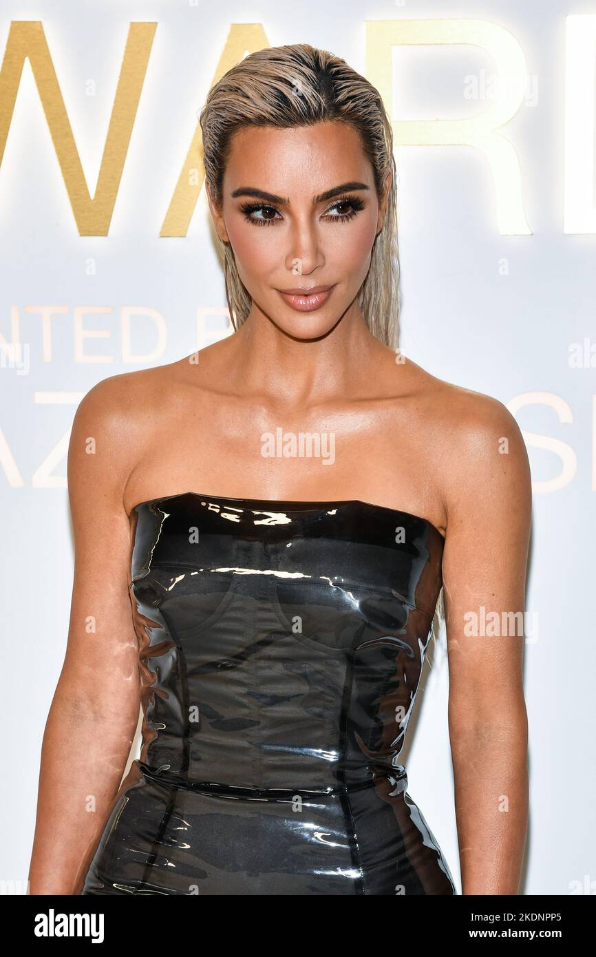 Cipriani in New York, NY, Nov. 7, 2022. Kim kardashian wearing Dolce & Gabbana while walking on ...