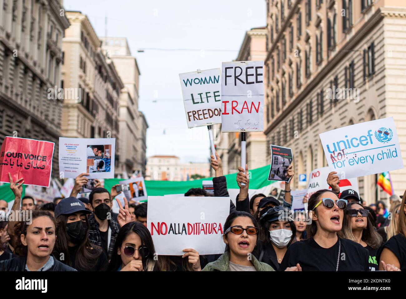 Rome, Italy. 5th Nov, 2022. Protesters holding placards march during a ...
