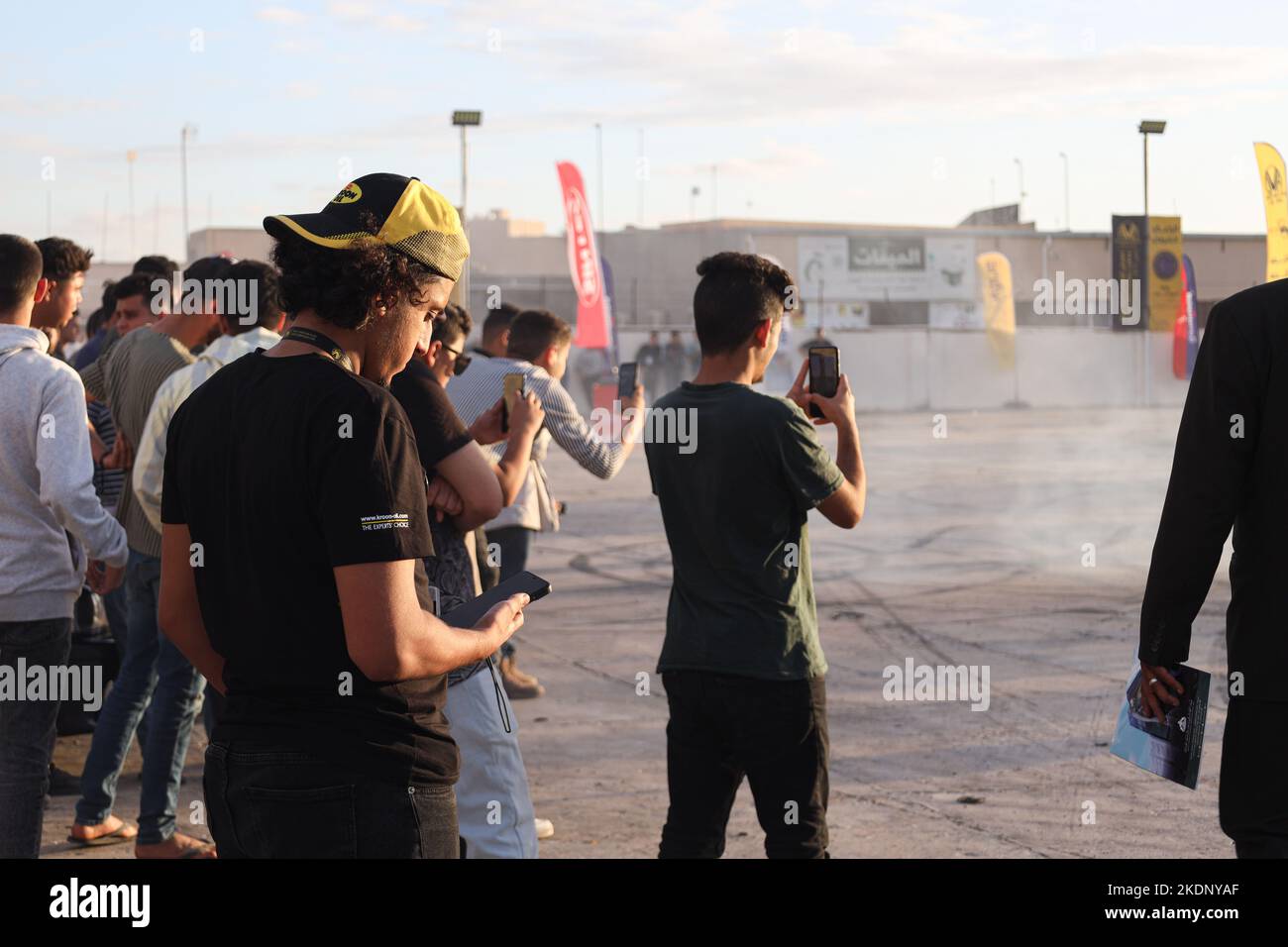 Racing cars receive hi-res stock photography and images - Alamy