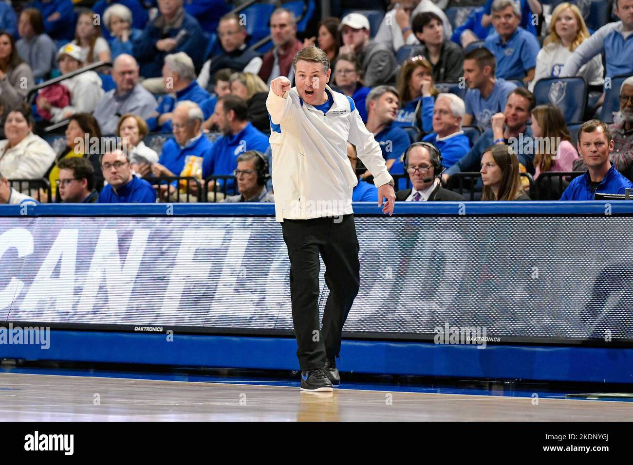 St. Louis, US, NOVEMBER 07, 2022: Saint Louis Billikens head coach ...