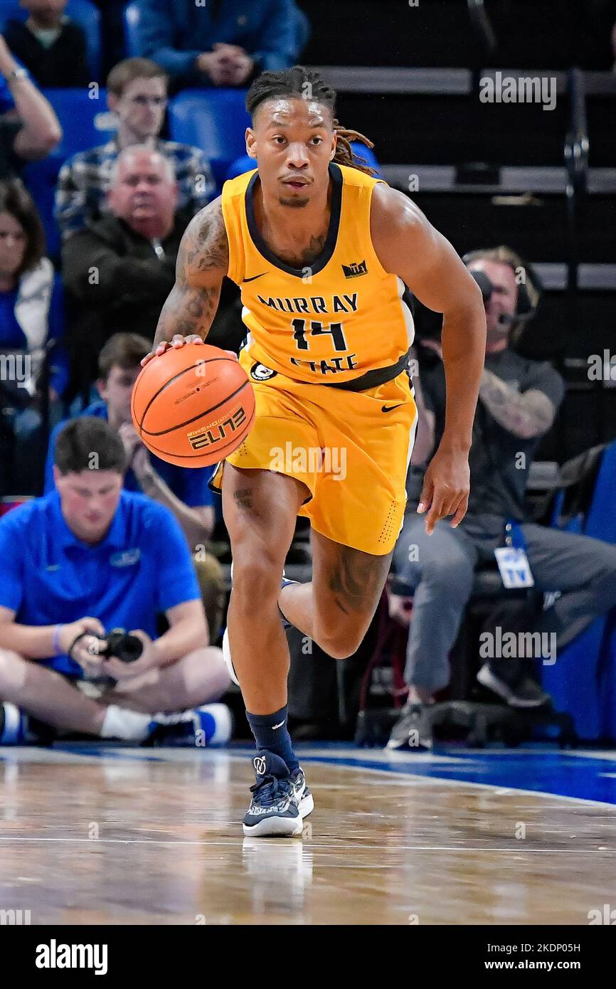 St. Louis, US, NOVEMBER 07, 2022: Murray State Racers guard Brian Moore Jr. (14) brings the ball ...