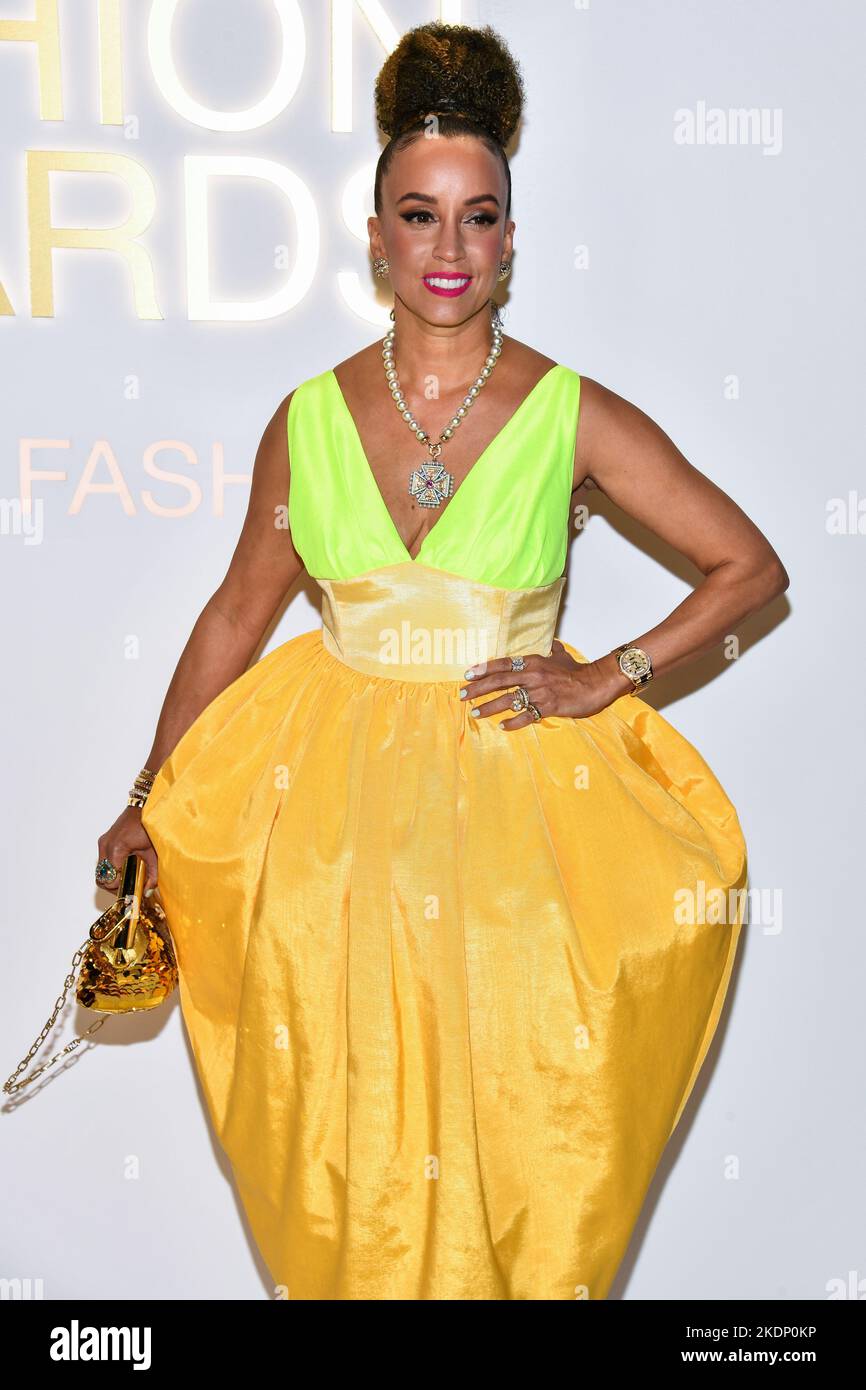 New York, USA. 07th Nov, 2022. Lauren Harwell Godfrey walking on the ...