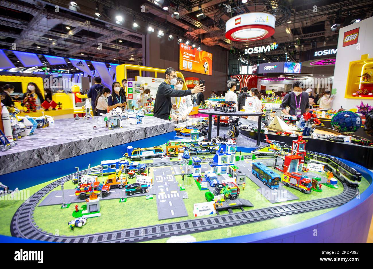 SHANGHAI, CHINA - NOVEMBER 7, 2022 - Visitors experience Lego toys at ...