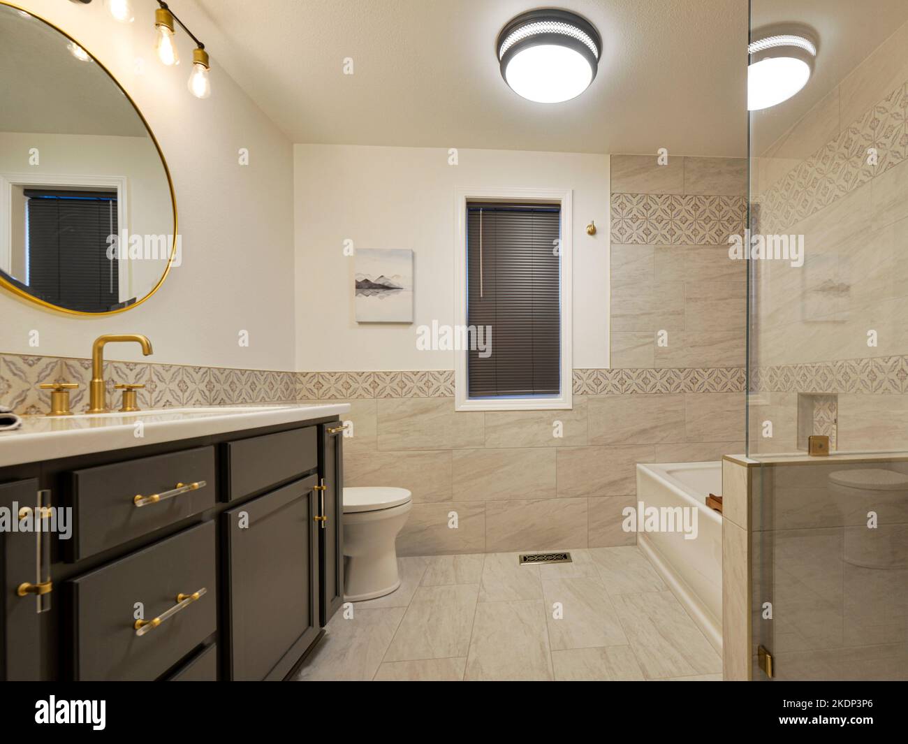Modern residential bathroom interior Stock Photo - Alamy