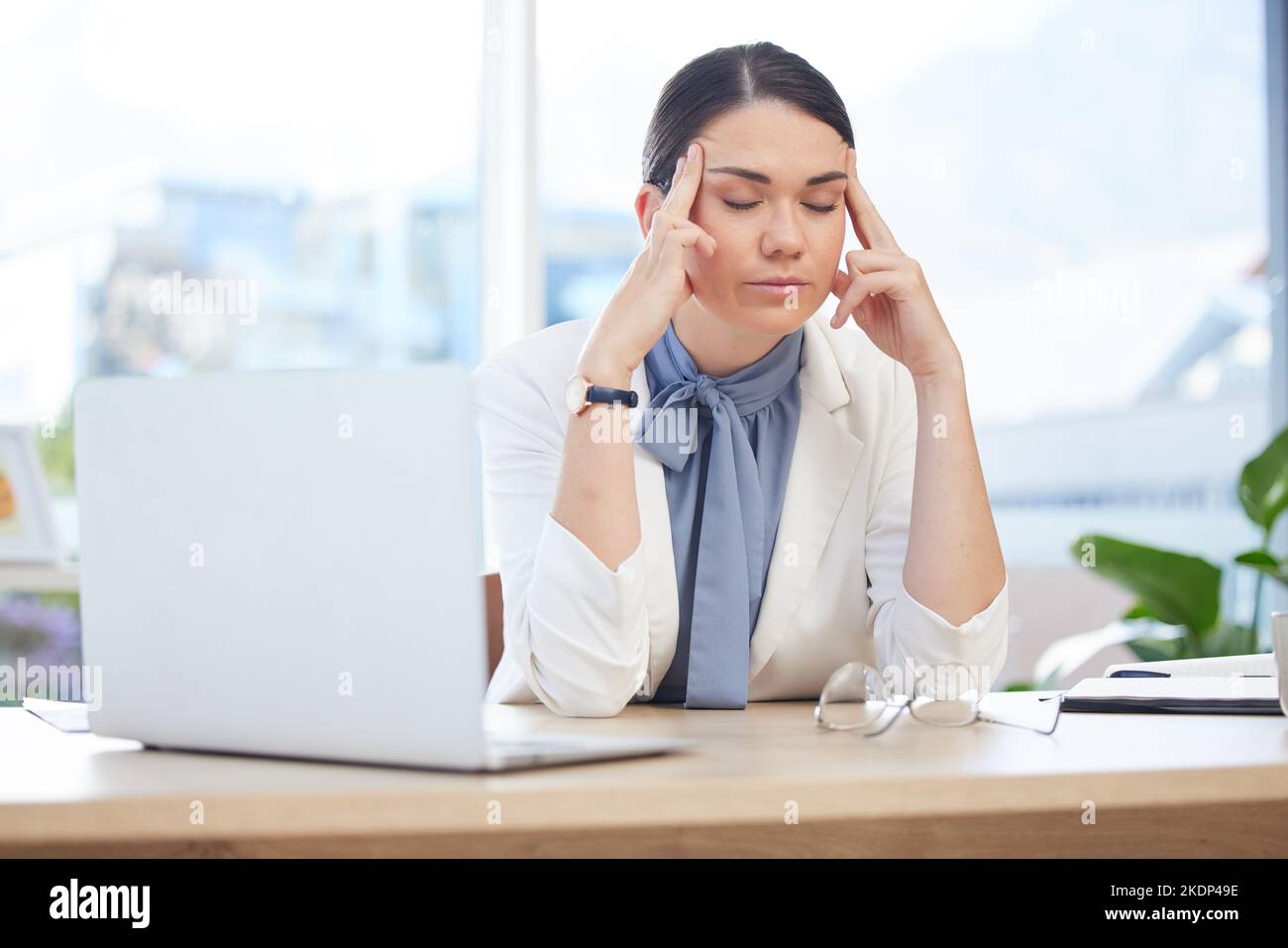 Stress, headache or anxiety for business woman in laptop glitch, 404 ...