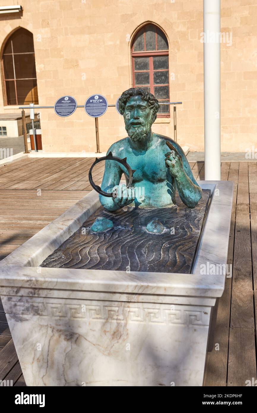 Archimedes principle stone hi-res stock photography and images - Alamy