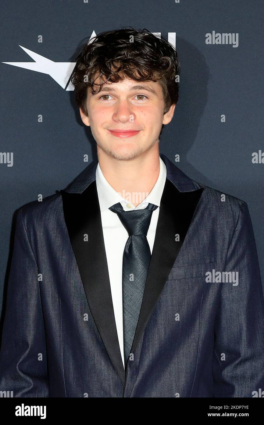 LOS ANGELES - NOV 6: Gabriel Bateman at the AFI Fest - The Fabelmans at ...