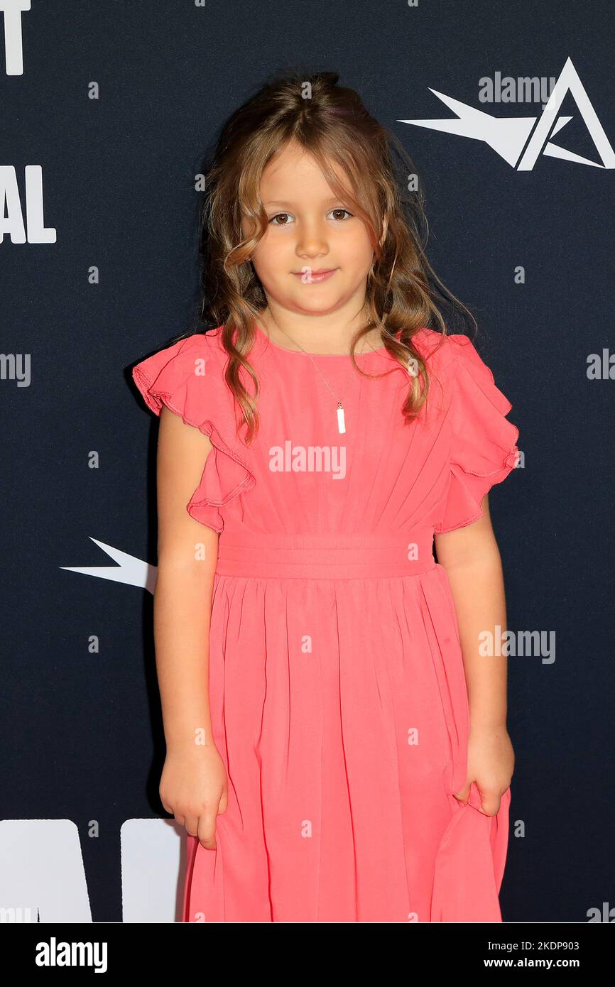 November 6, 2022, Los Angeles, CA, USA: LOS ANGELES - NOV 6: Sophia ...