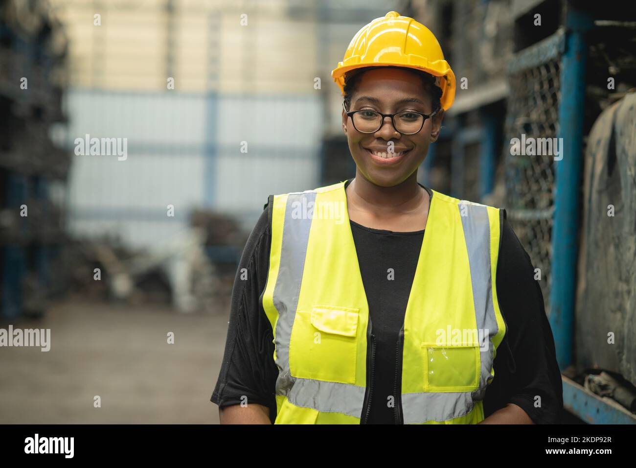Female factory worker uk hi-res stock photography and images - Alamy