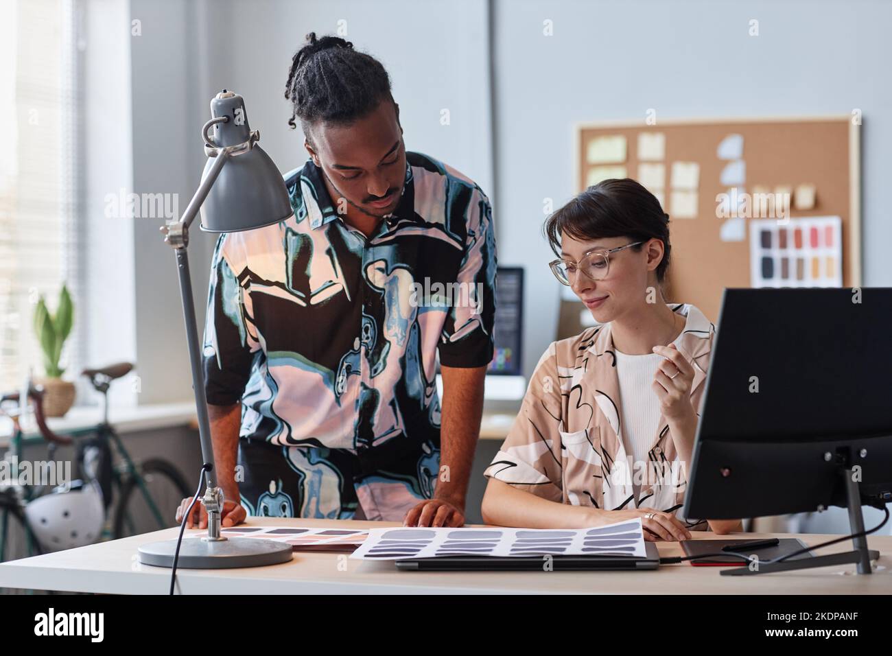 Two color palettes hi-res stock photography and images - Alamy