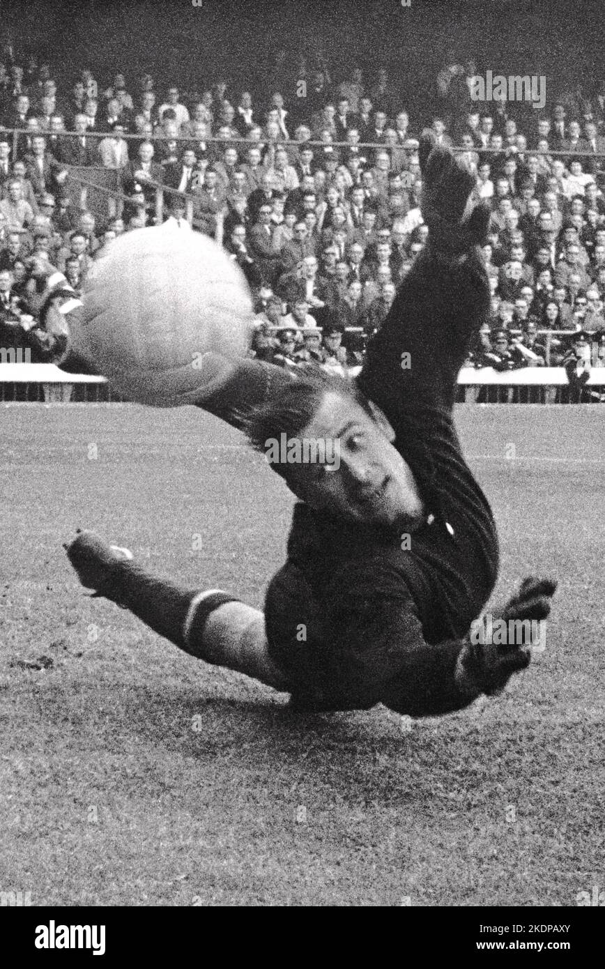Moscow ussr soviet goalkeeper lev hi-res stock photography and images ...