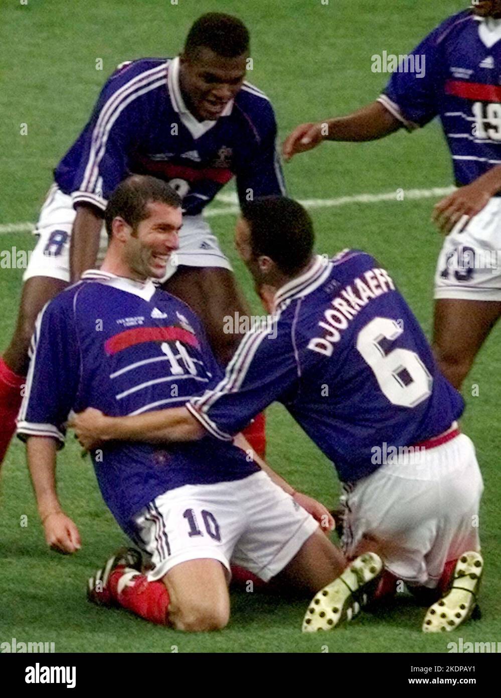 Zidane 1998 hi-res stock photography and images - Alamy