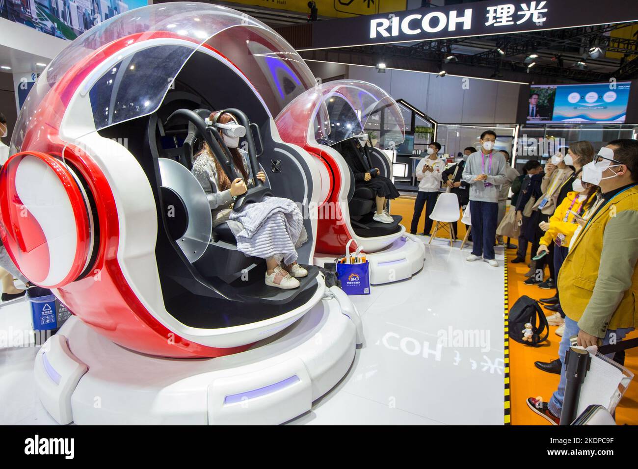 Qualcomm booth hi-res stock photography and images - Alamy