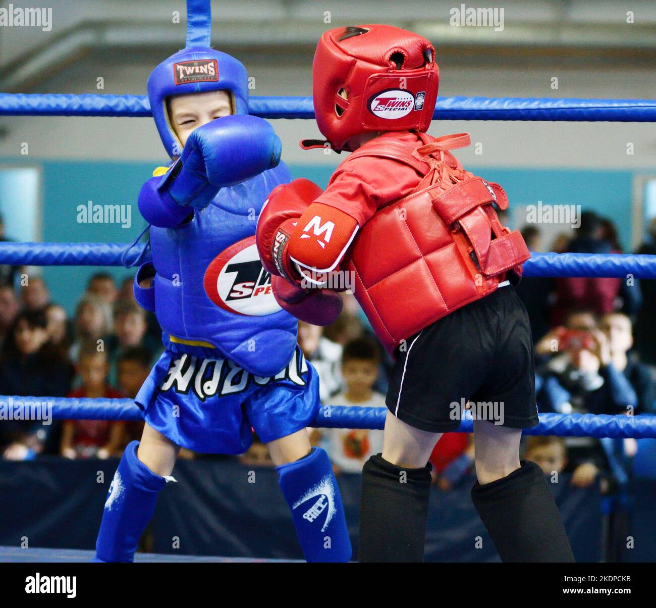 Two boys boxing in ring hi-res stock photography and images - Alamy