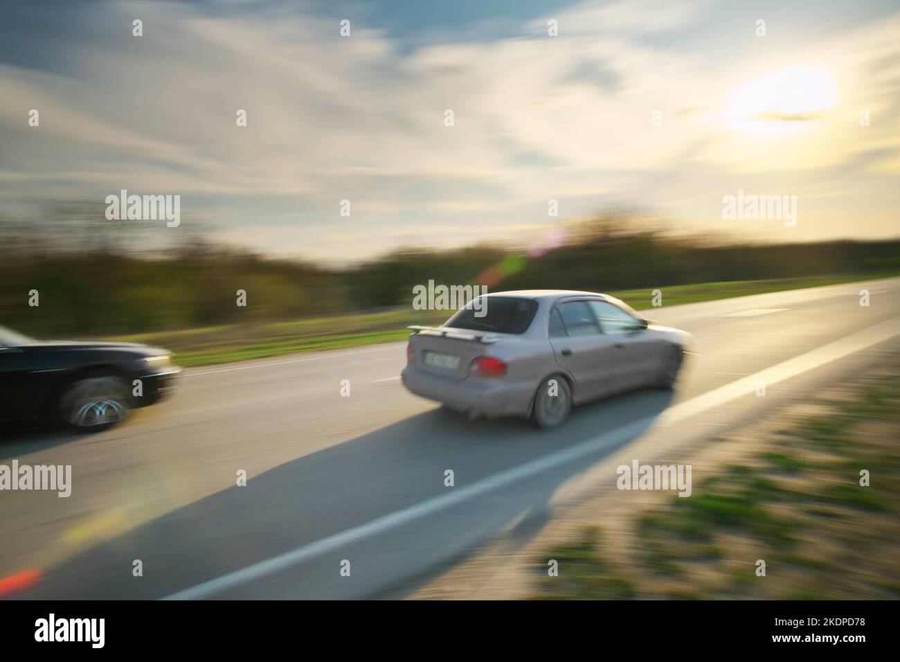 Car on side of freeway hi-res stock photography and images - Alamy