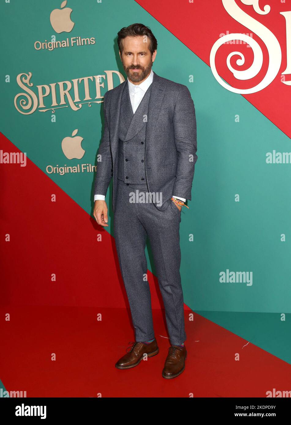 New York City, NY, November 7, 2022, Ryan Reynolds attending the ...