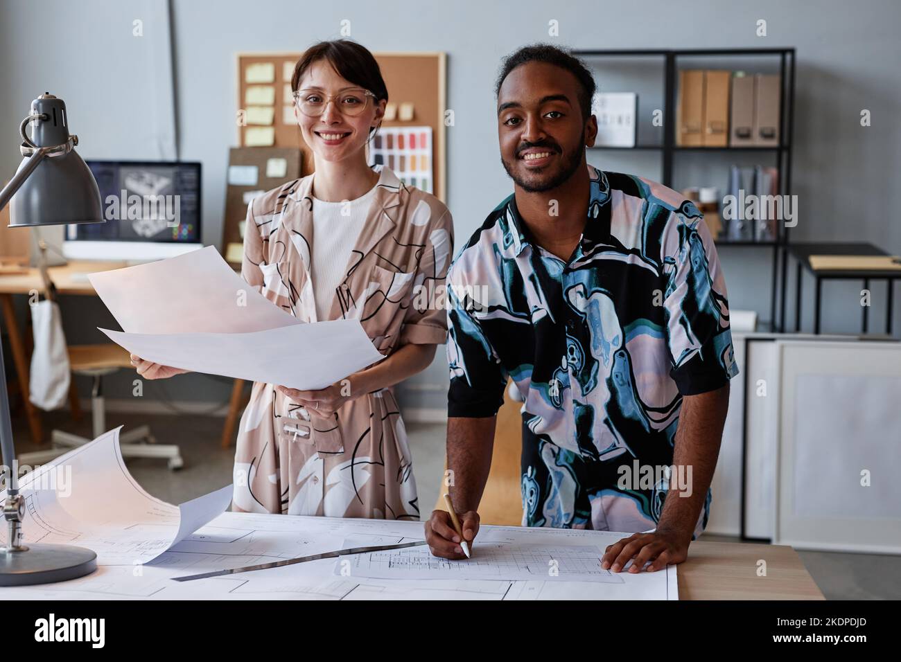 Looking at floor plan hi-res stock photography and images - Alamy