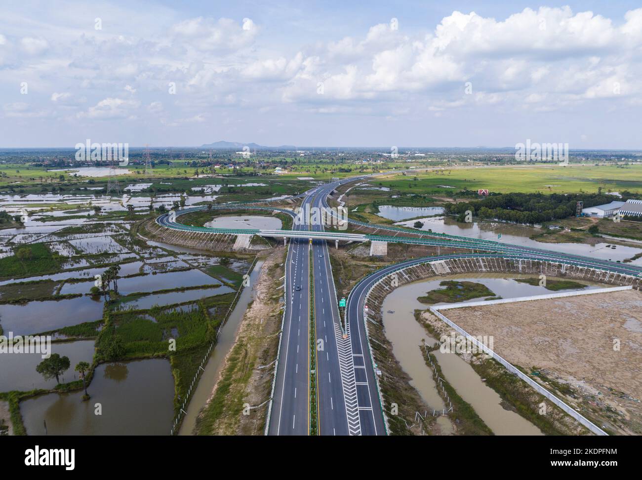 PHNOM PENH, Nov. 8, 2022 (Xinhua) -- This aerial photo taken on Oct. 28, 2022 shows the Phnom ...