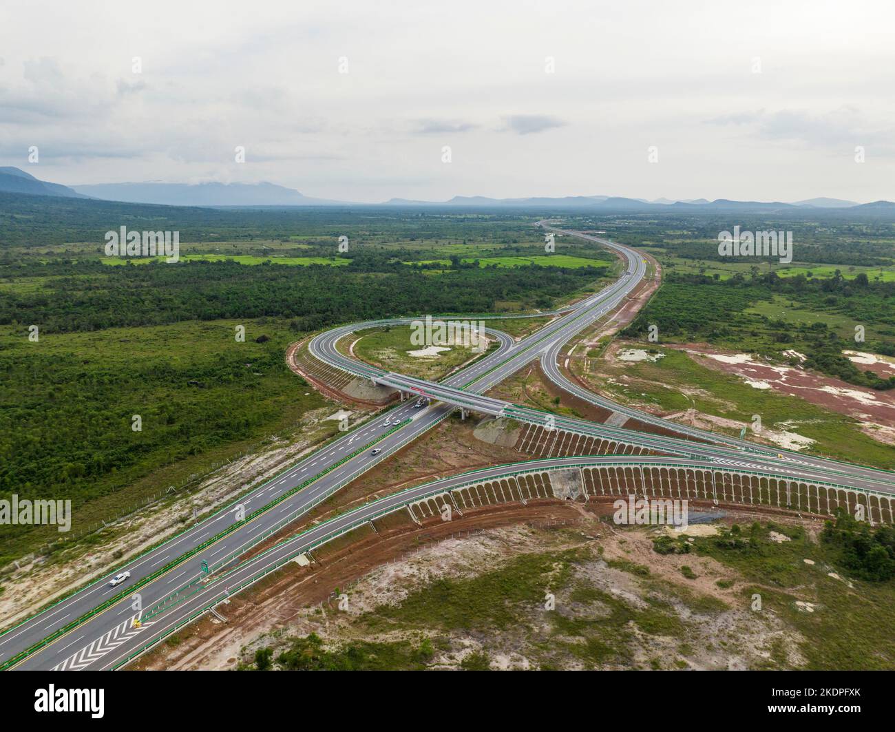 PHNOM PENH, Nov. 8, 2022 (Xinhua) -- This aerial photo taken on Oct. 28, 2022 shows the Phnom ...