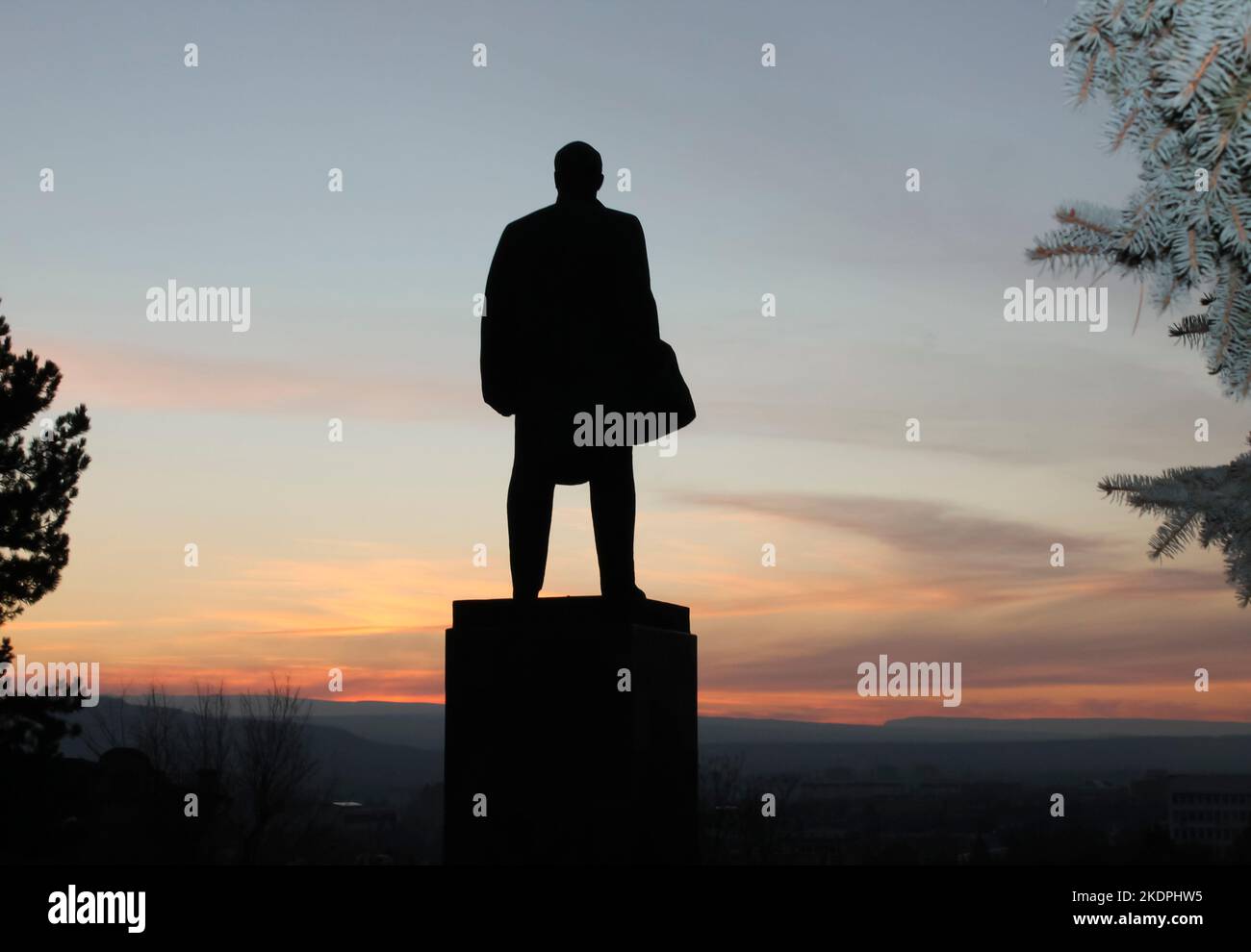 Bolsheviks vladimir lenin hi-res stock photography and images - Alamy